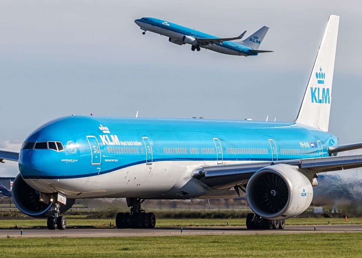 'KLM everywhere' Poster by hugo Veldmeijer | Displate