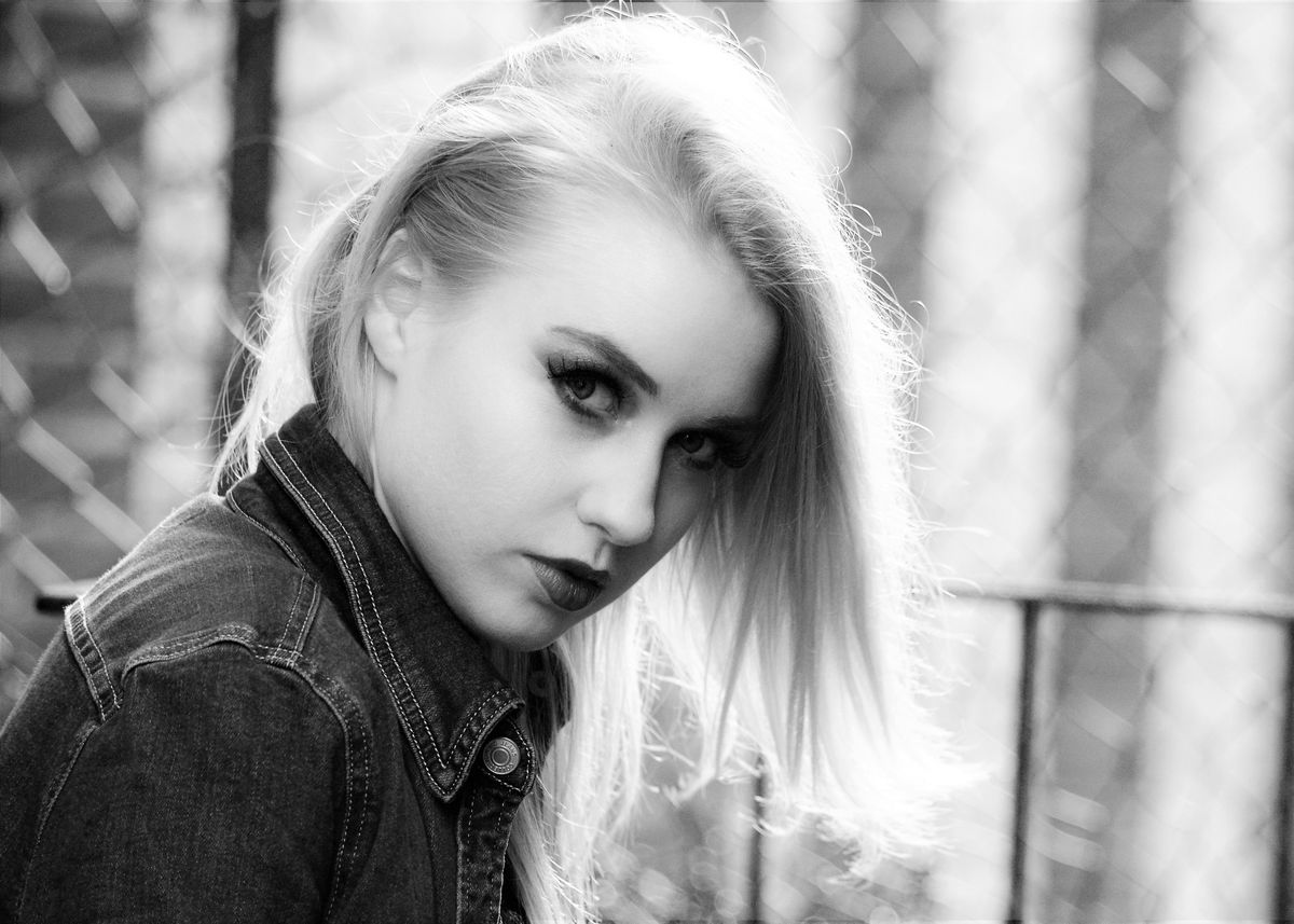 'Jessica' Poster, picture, metal print, paint by Ken Twyman | Displate