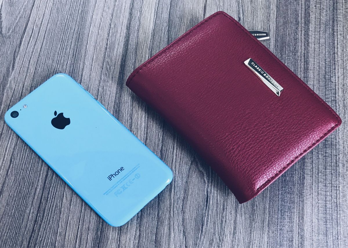 'handphone' Poster, picture, metal print, paint by DheYa Art | Displate