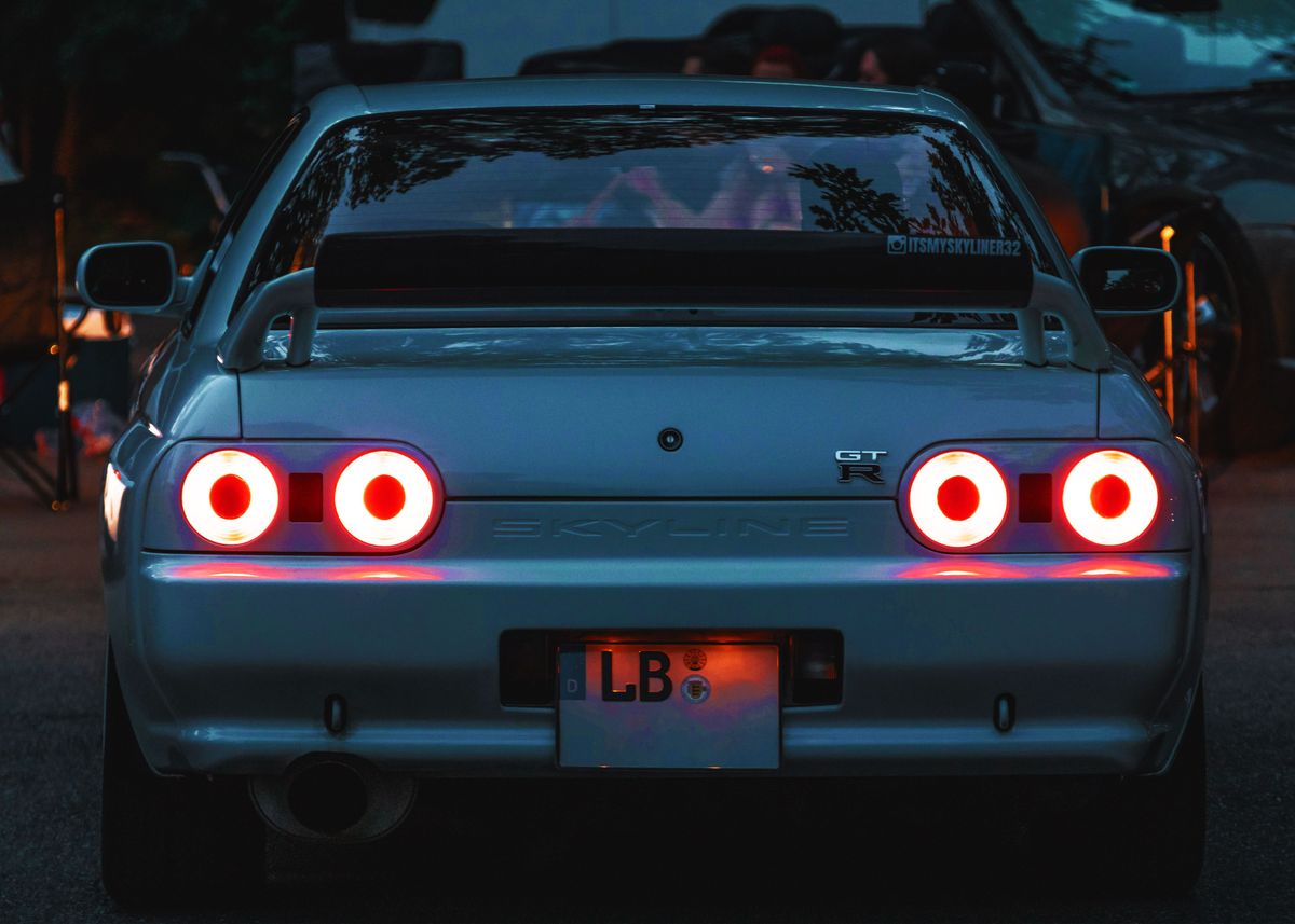 'Nissan GTR R32' Poster, picture, metal print, paint by Robert Monroy ...