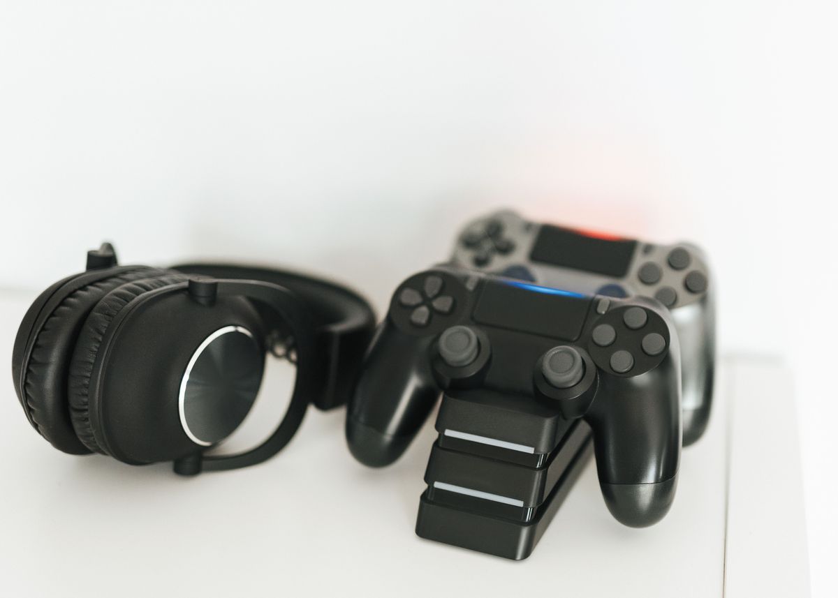 'Set COnsole Real' Poster, picture, metal print, paint by Takanome | Displate