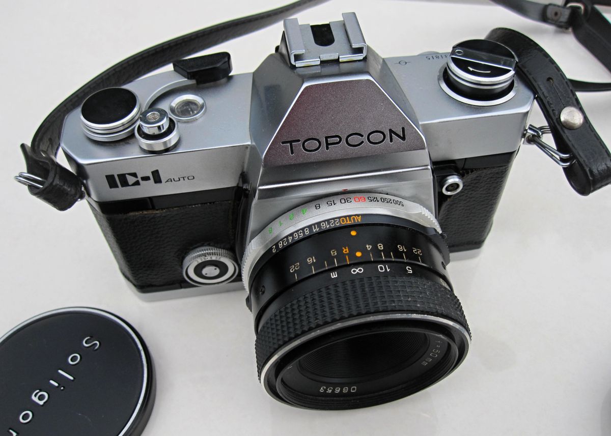 'Topcon IC-1 Auto 35mm SLR Camera' Poster, picture, metal print, paint ...