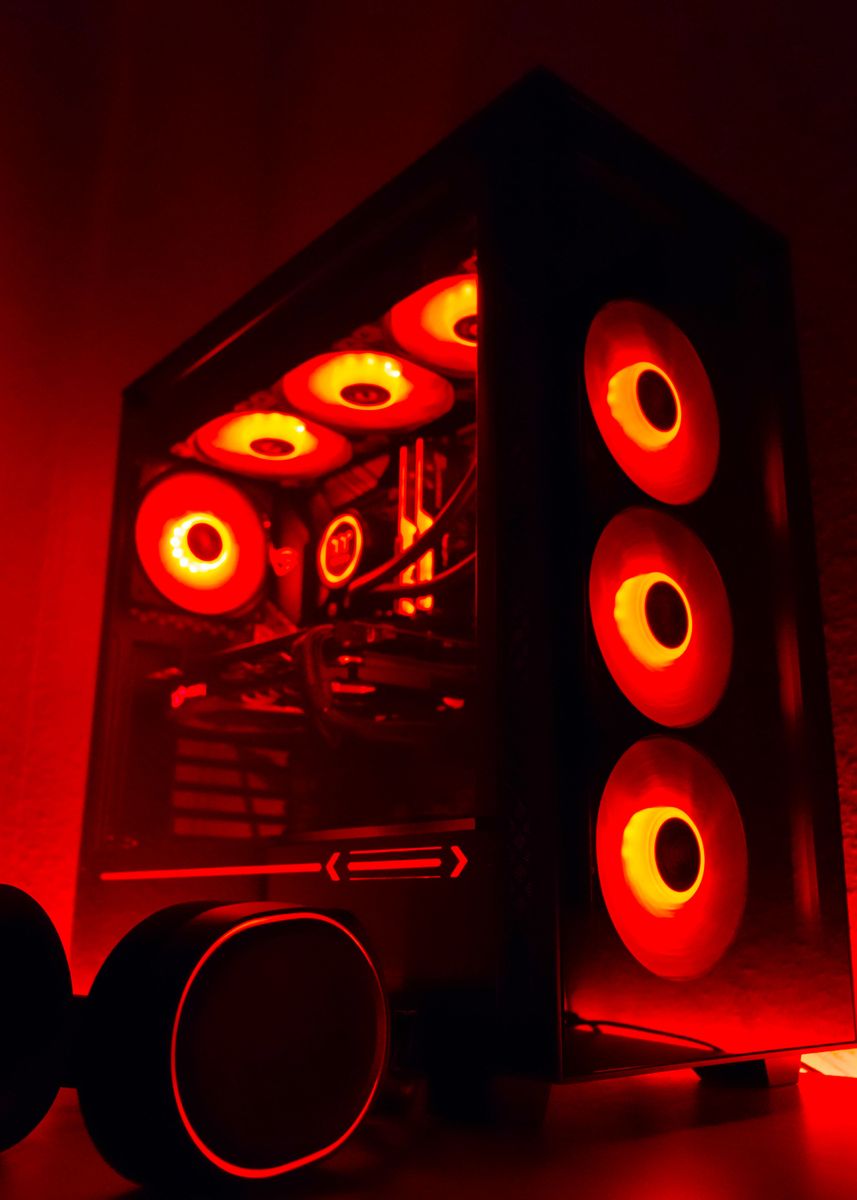 'pc gaming' Poster, picture, metal print, paint by oyexanz | Displate