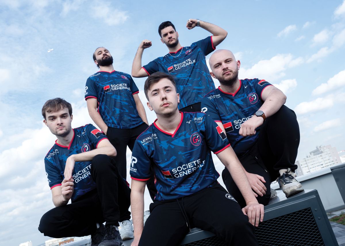 'GO RL' Poster by Alexandre Caquelard | Displate