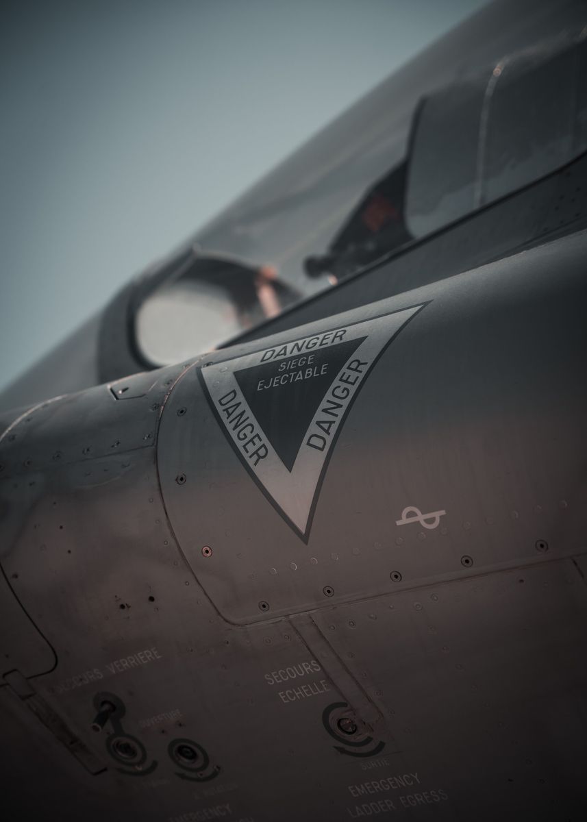 'Siege ejectable' Poster, picture, metal print, paint by Axel Pons ...