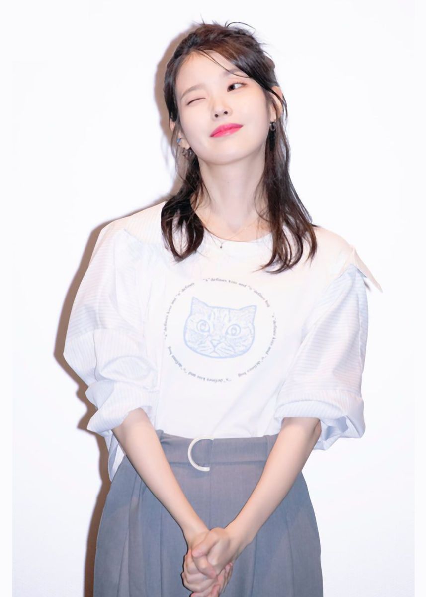 'iu smilling' Poster by iuleeji | Displate