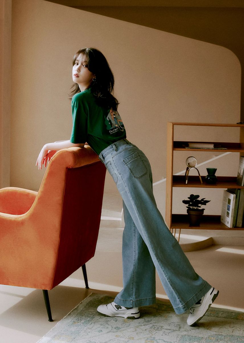 'iu green' Poster, picture, metal print, paint by iuleeji | Displate