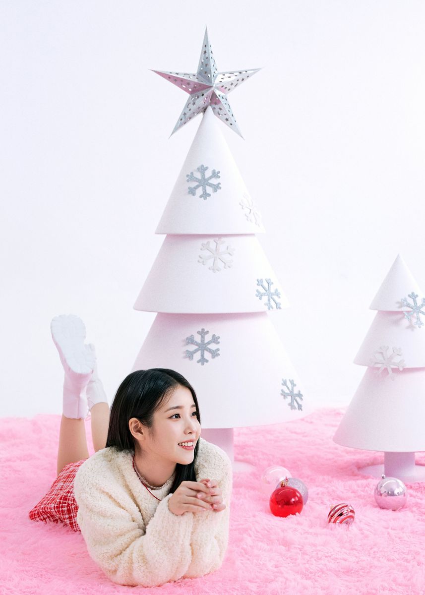 'iu smile' Poster, picture, metal print, paint by iuleeji | Displate