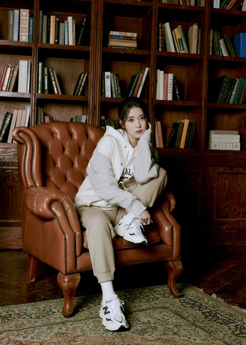 'iu' Poster, picture, metal print, paint by iuleeji | Displate