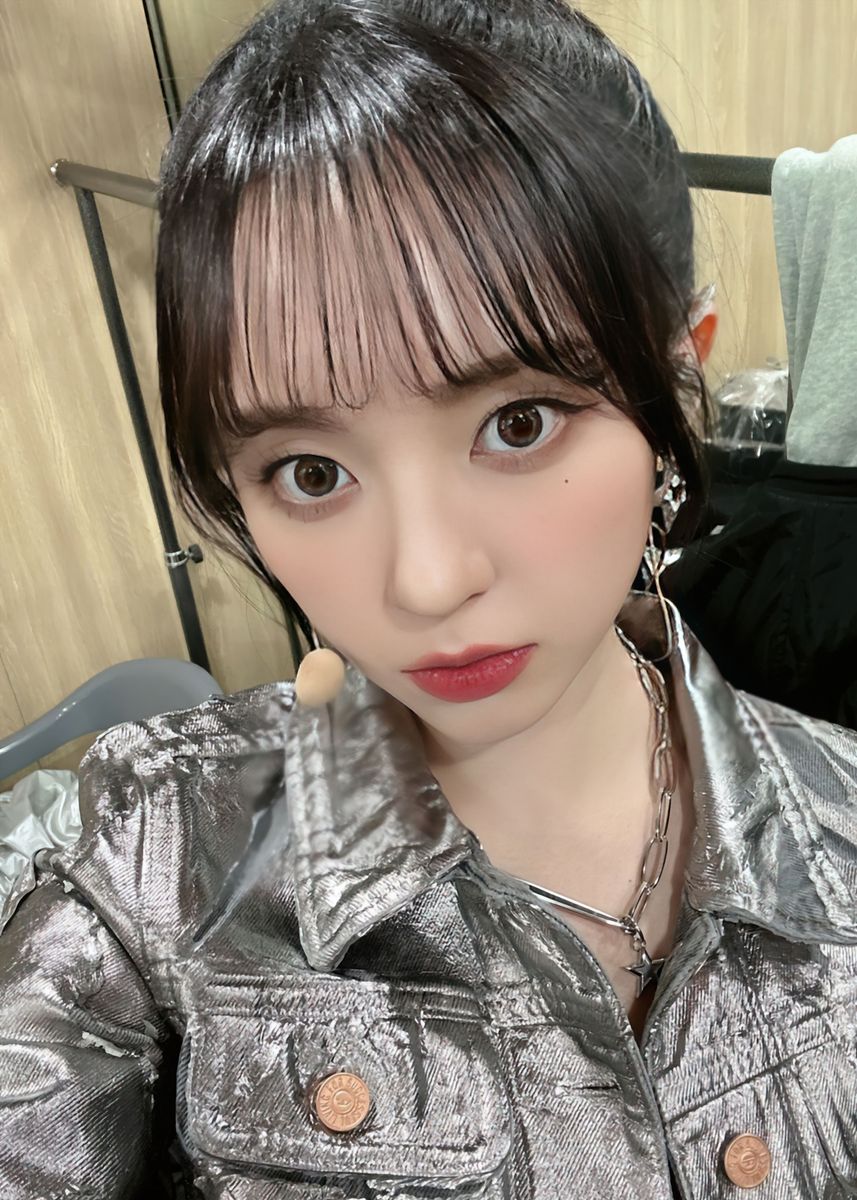 'mashiro' Poster, picture, metal print, paint by FTEOLI Z. | Displate