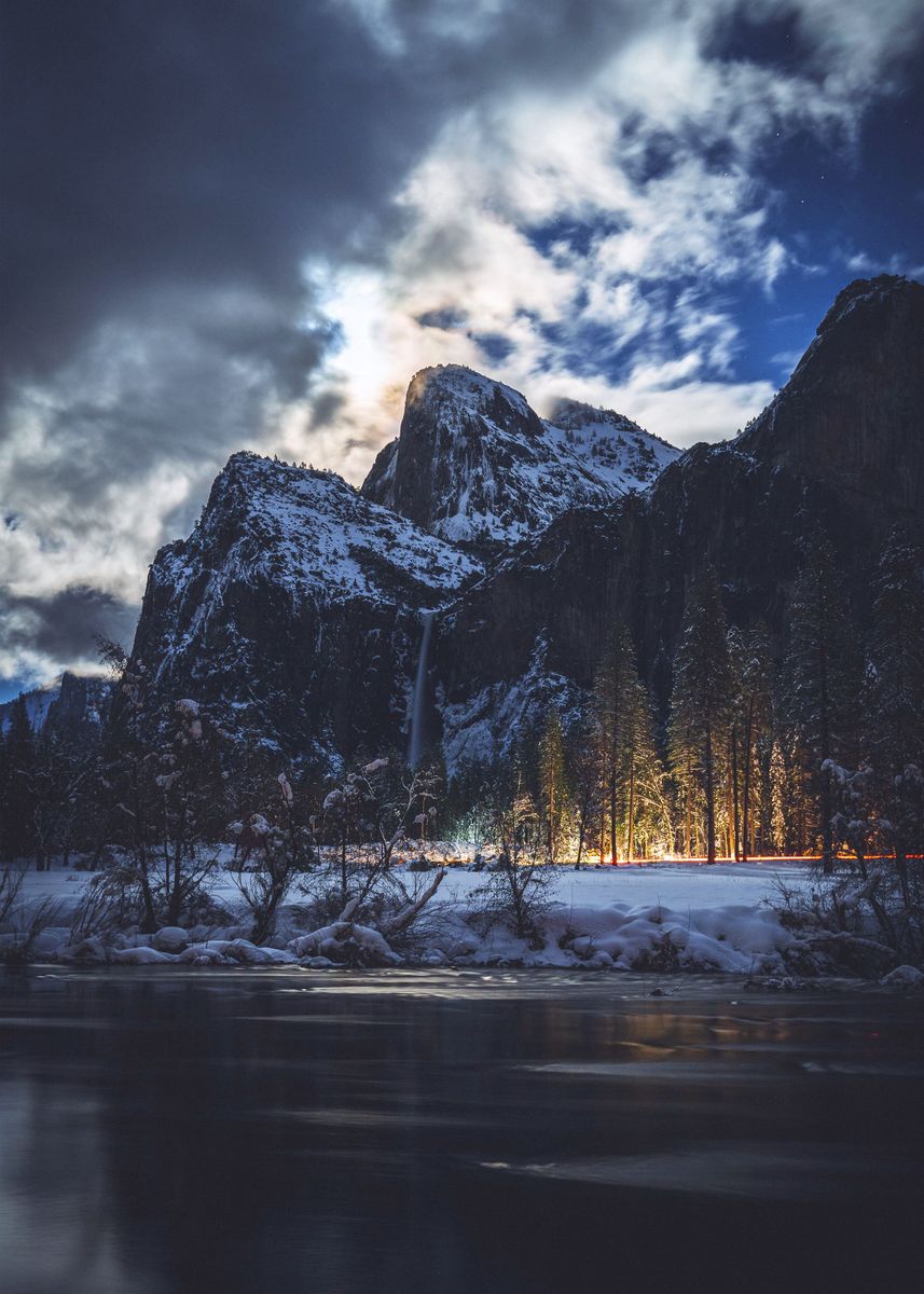 'SNOW MOUNTAIN' Poster, picture, metal print, paint by LuckStory | Displate