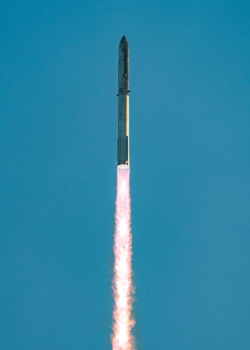 'Starship IFT 2' Poster, picture, metal print, paint by Felix Schlang ...