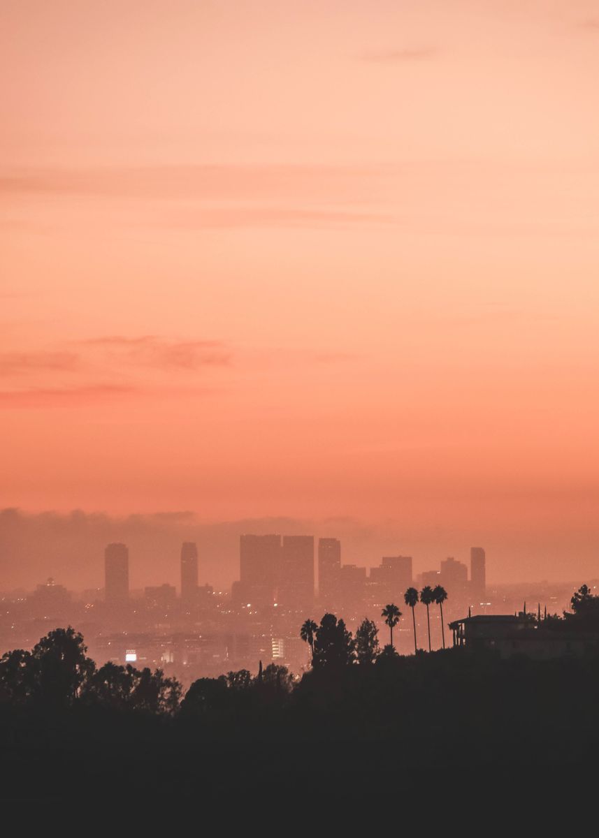'Los Angeles, USA I Sunset over Los Angeles skyline with its vibrant ...